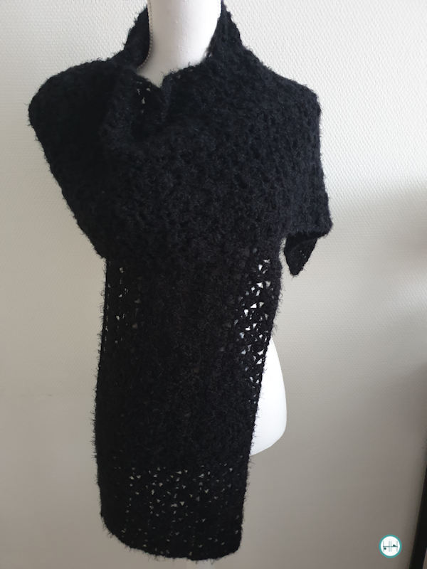 De bezige vingers Monique #76 – Fluffy sjaal – De Haakhelden